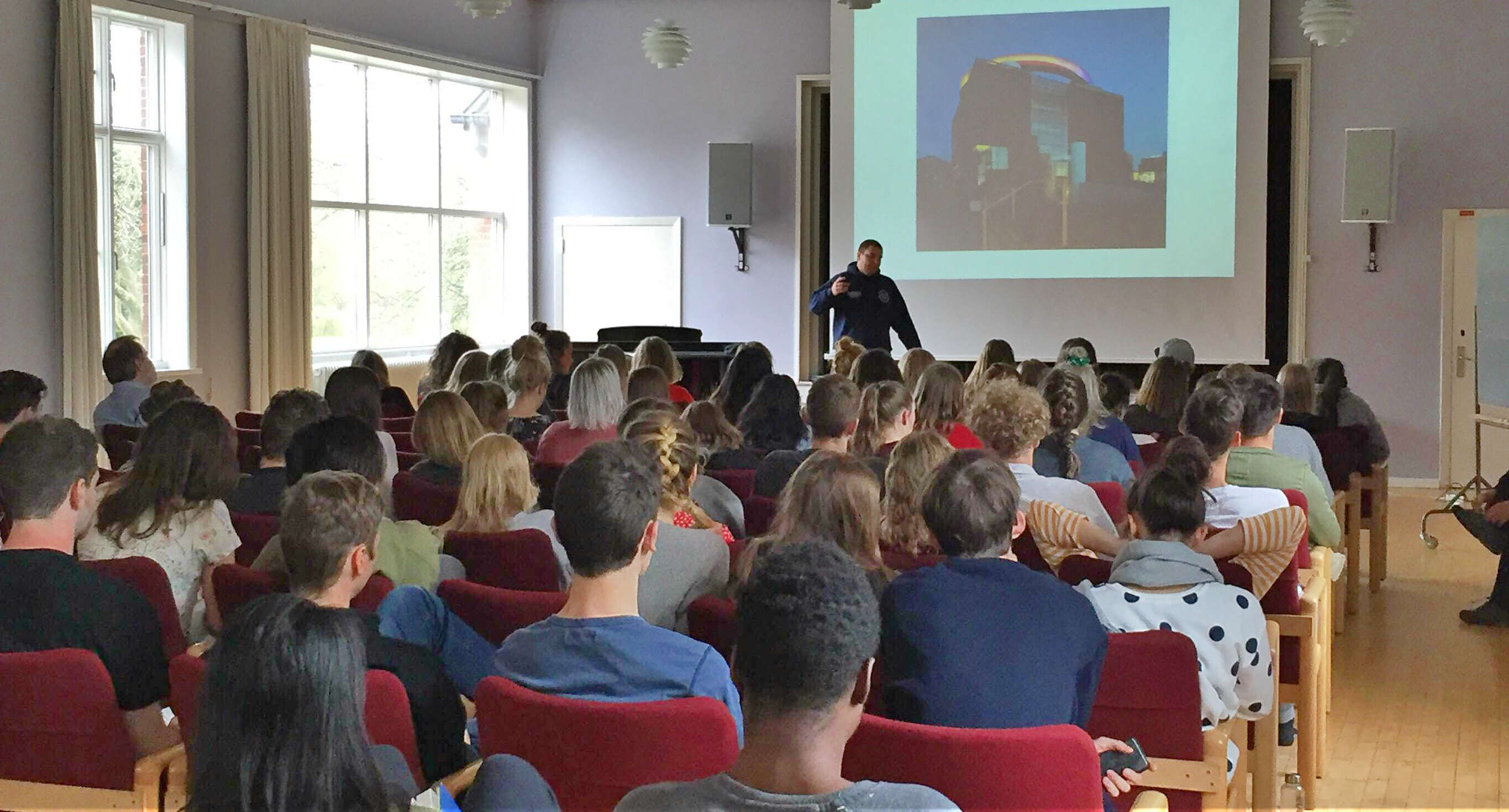 Glæd jer til et efterår med spændende Højskoleaftener på Odder Højskole ... Glæd jer til et efterår med spændende Højskoleaftener på Odder Højskole ...